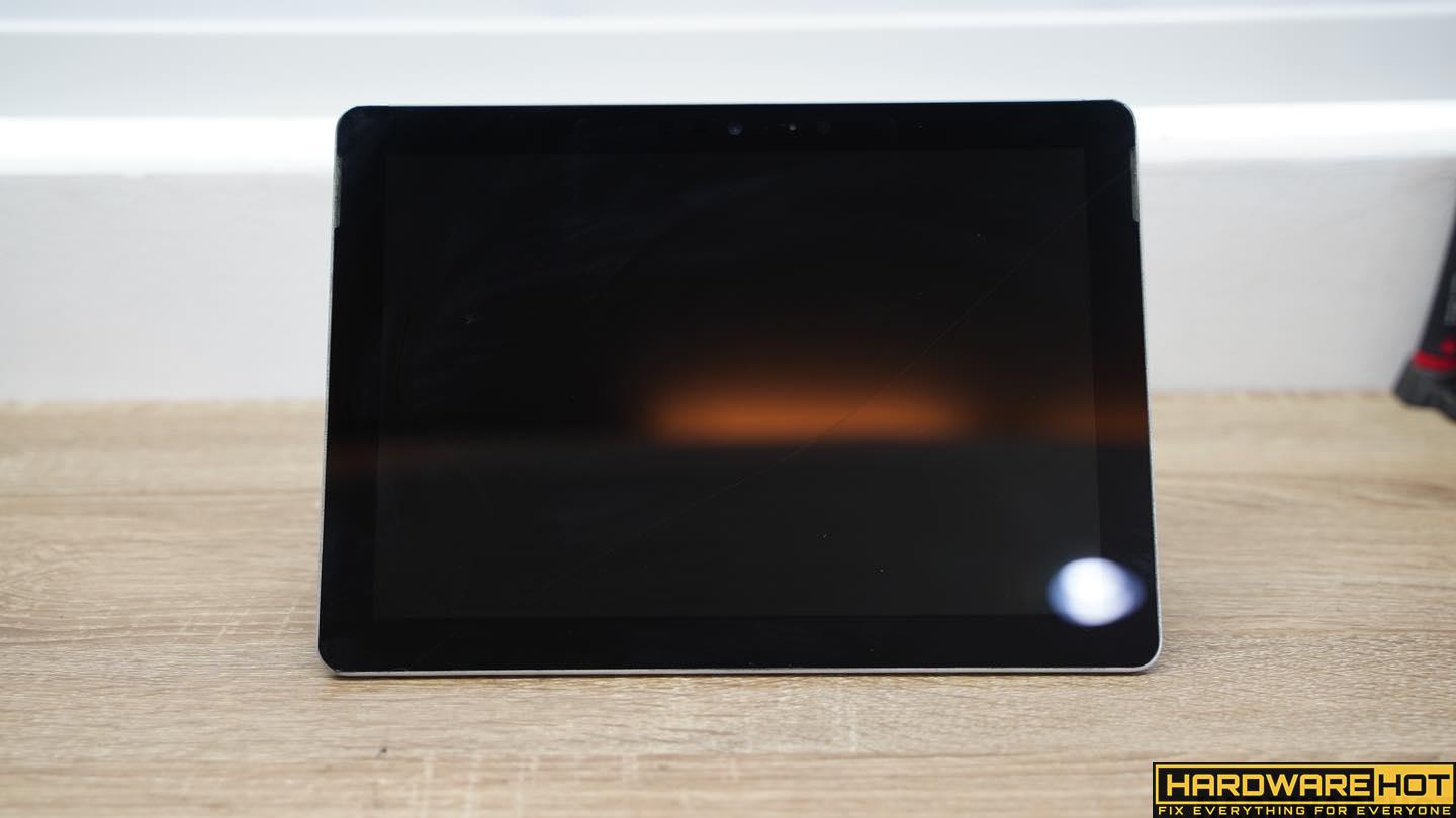 รับเปลี่ยนจอ MICROSOFT SURFACE GO 1 MODEL 1825 อาการจอแตก